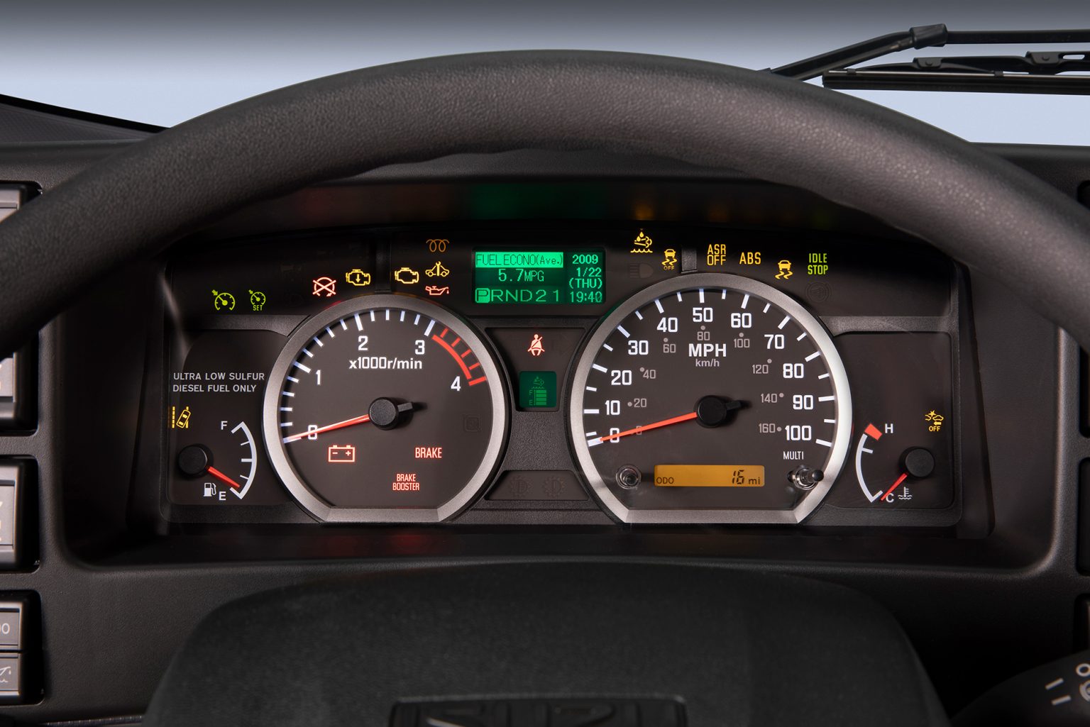 Isuzu NPR-HD | Packer City & UP International Trucks